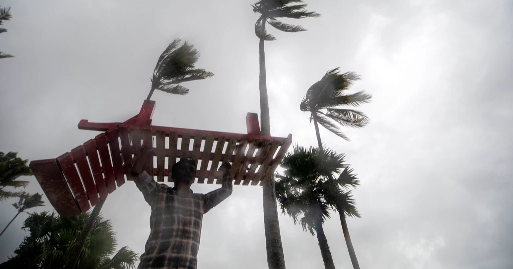 Cyclone Remal weakens into a land deep depression over Jashore ...
