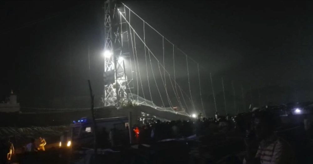 Bridge that collapsed in India reopened sans 'fitness certificate'