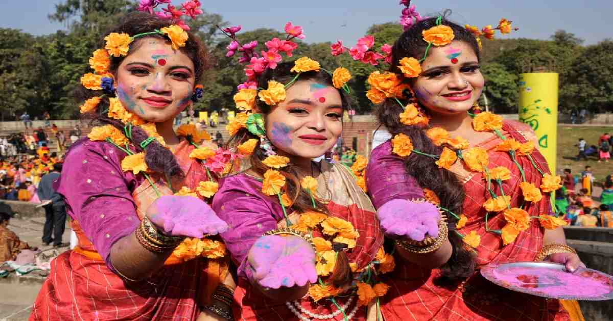 Pahela Falgun, Valentine’s Day bring back joy in Dhaka streets