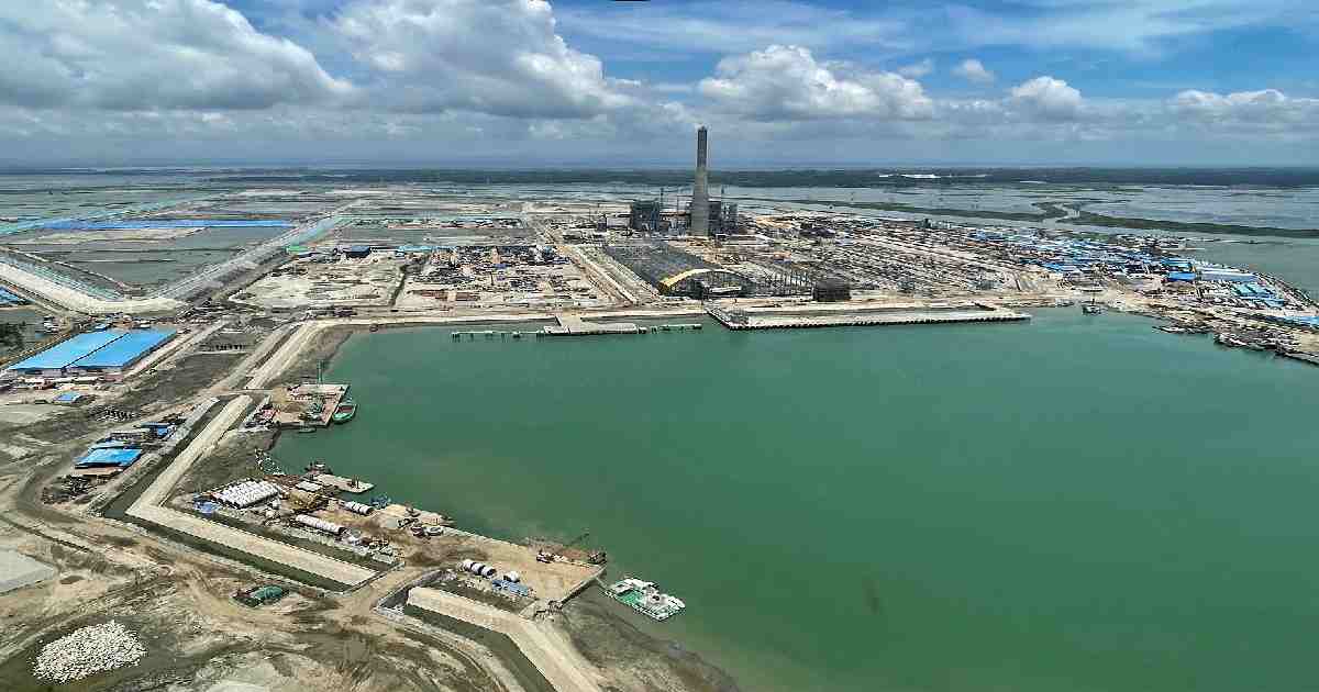 Honda Taro inspects Matarbari development project